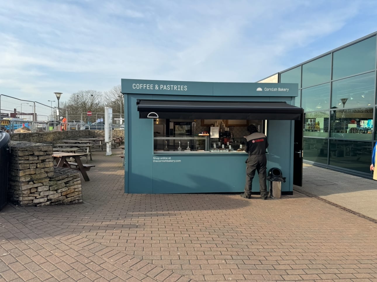 4m x 2.7m Retail Food To Go Kiosk | hello@bigkahuna.co.uk