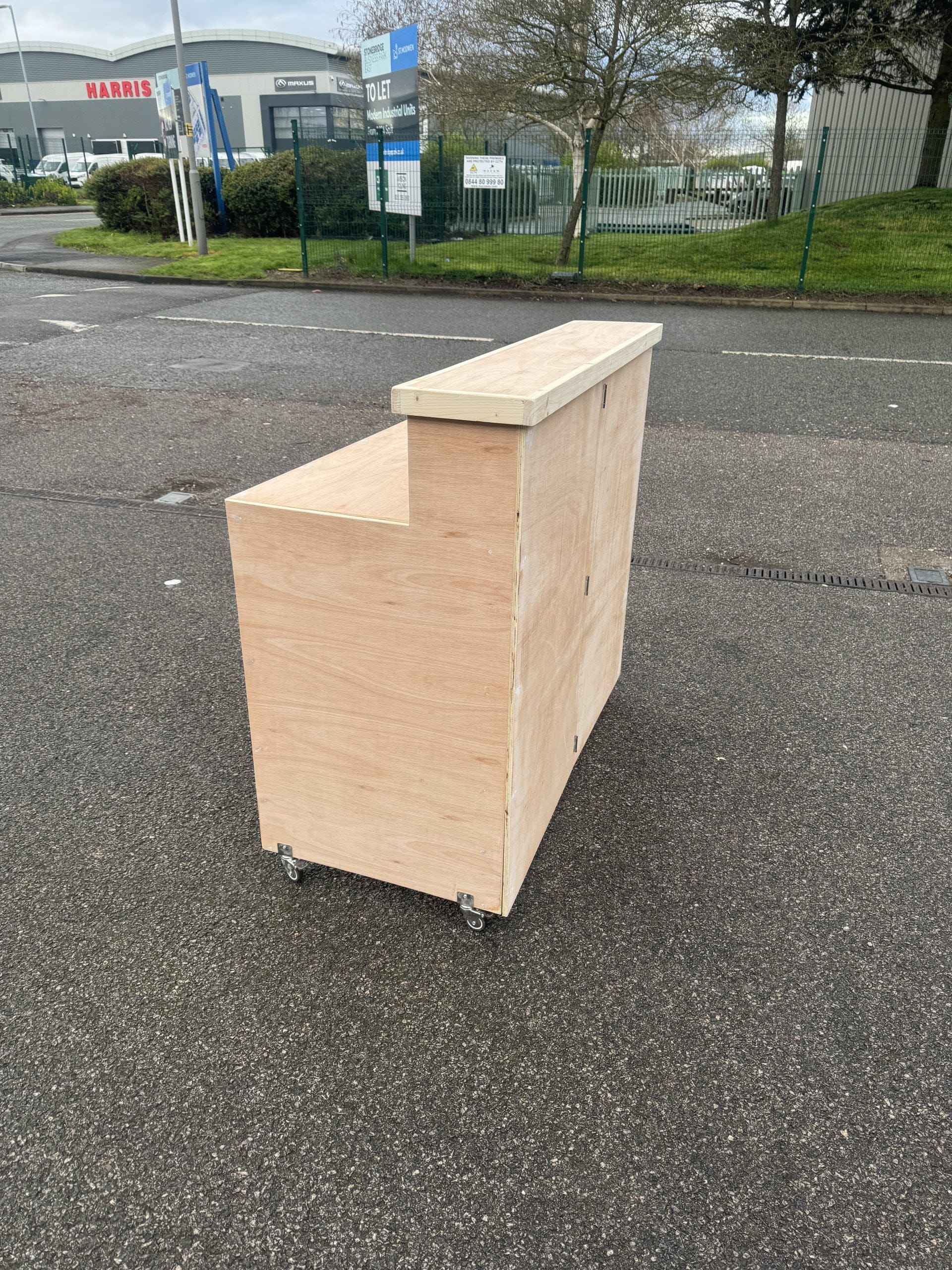 Flat Pack Mobile Bar | hello@bigkahuna.co.uk