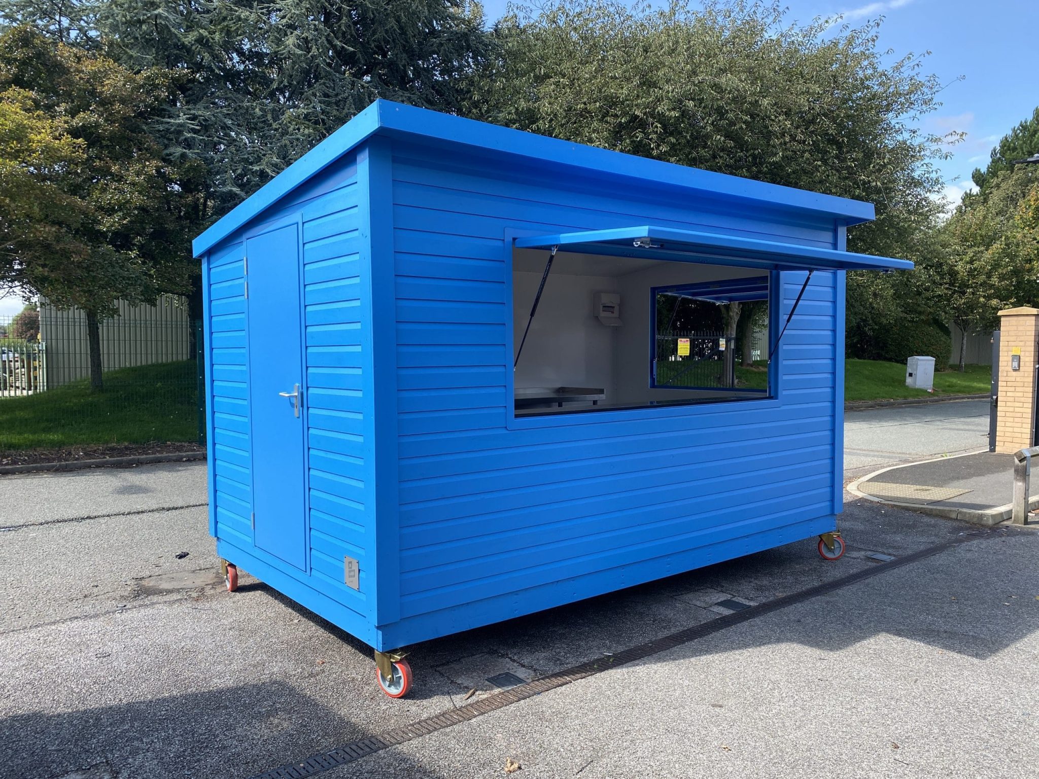 2.5m x 2.5m Portable Food Kiosks | hello@bigkahuna.co.uk