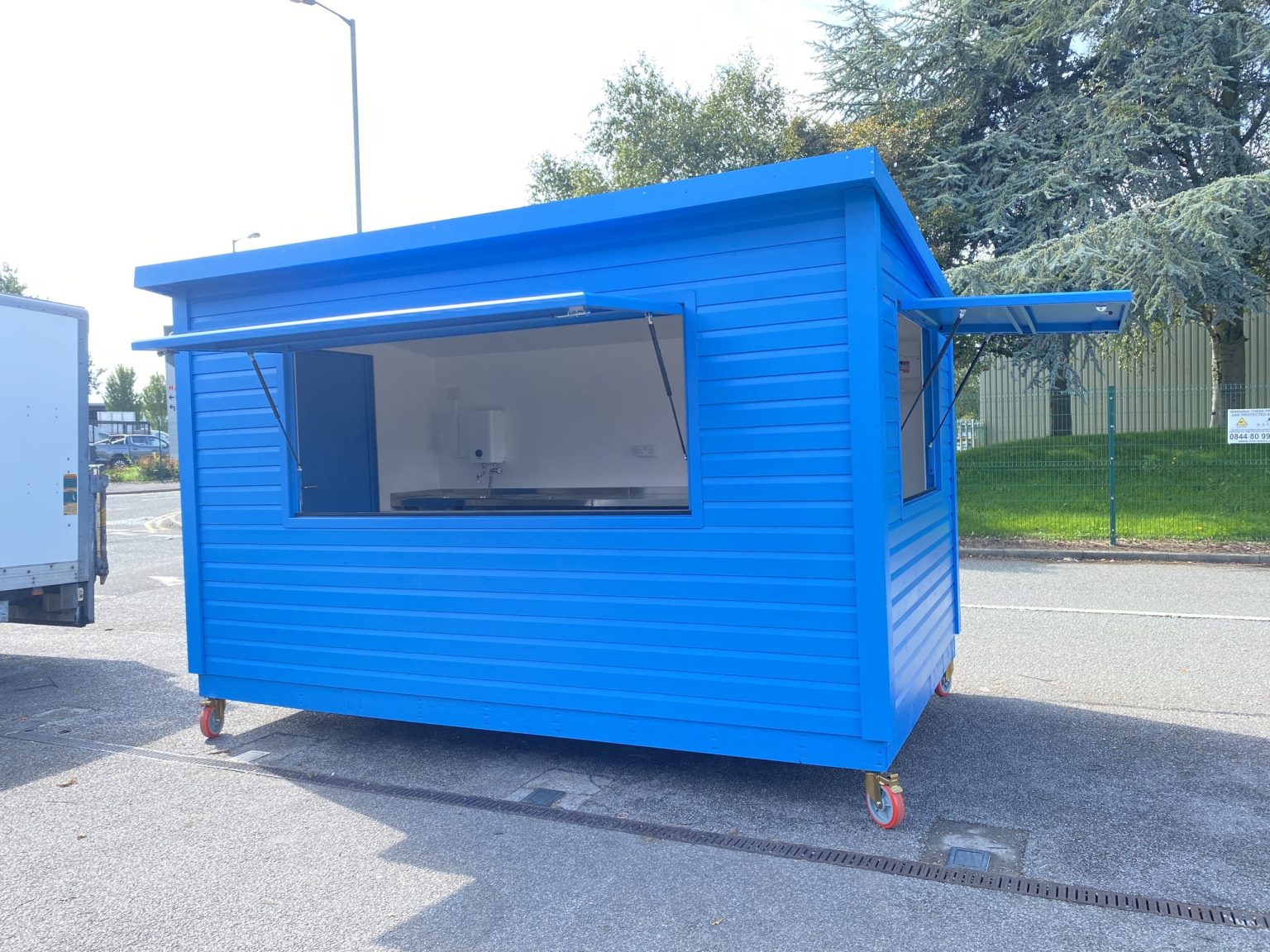 2.5m x 2.5m Portable Food Kiosks | hello@bigkahuna.co.uk
